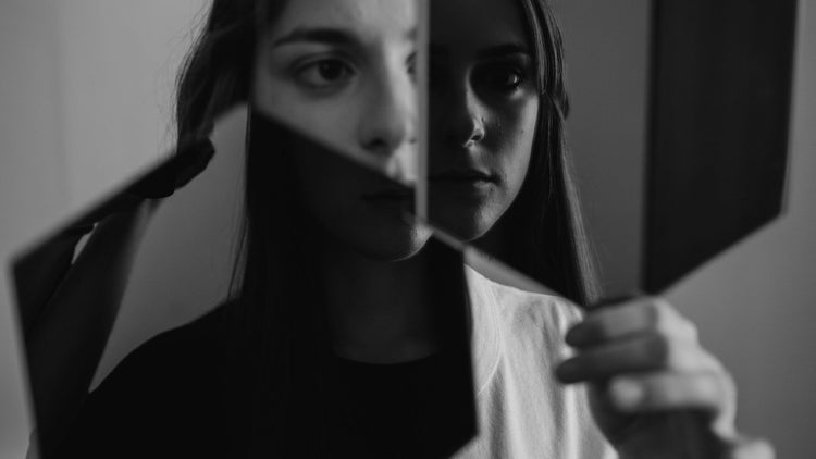 Somniloquie : cause, symptômes et solutions